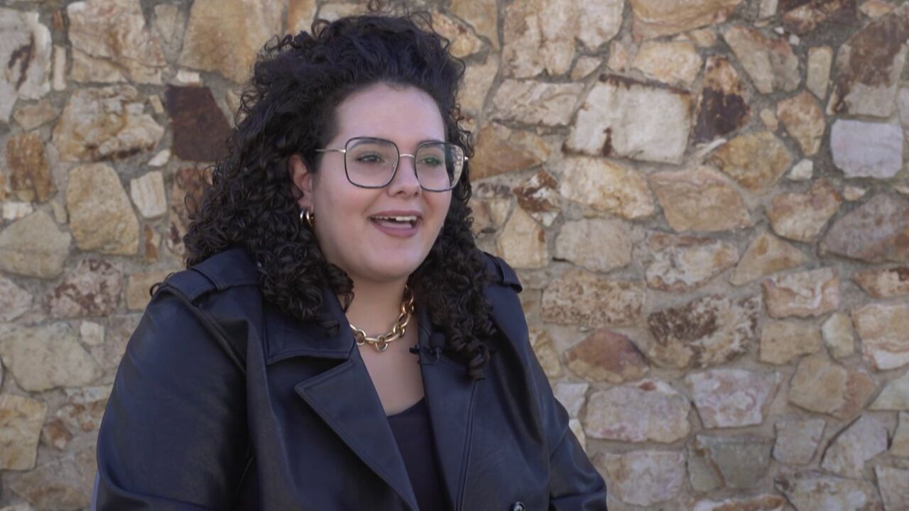 Inma Rubiales recupera el amor juvenil con Todos los lugares que ...