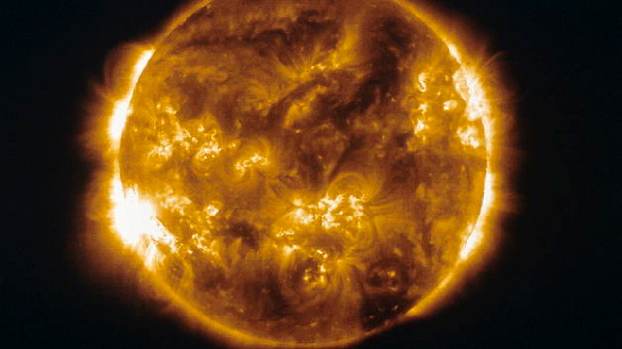 Una llamarada del Sol envió plasma y partículas que llegarán a la ...