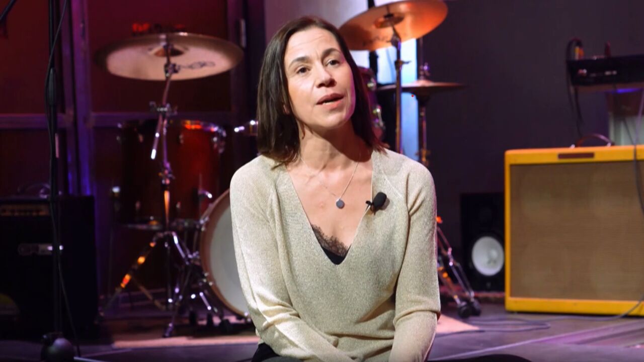 Lo que la nieve susurra al caer, la nueva novela de María Martínez ...